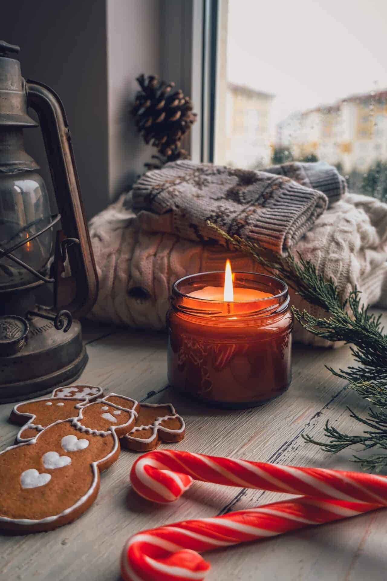 50+ AESTHETIC CHRISTMAS WALLPAPER BACKGROUNDS - Stylin by Sarita