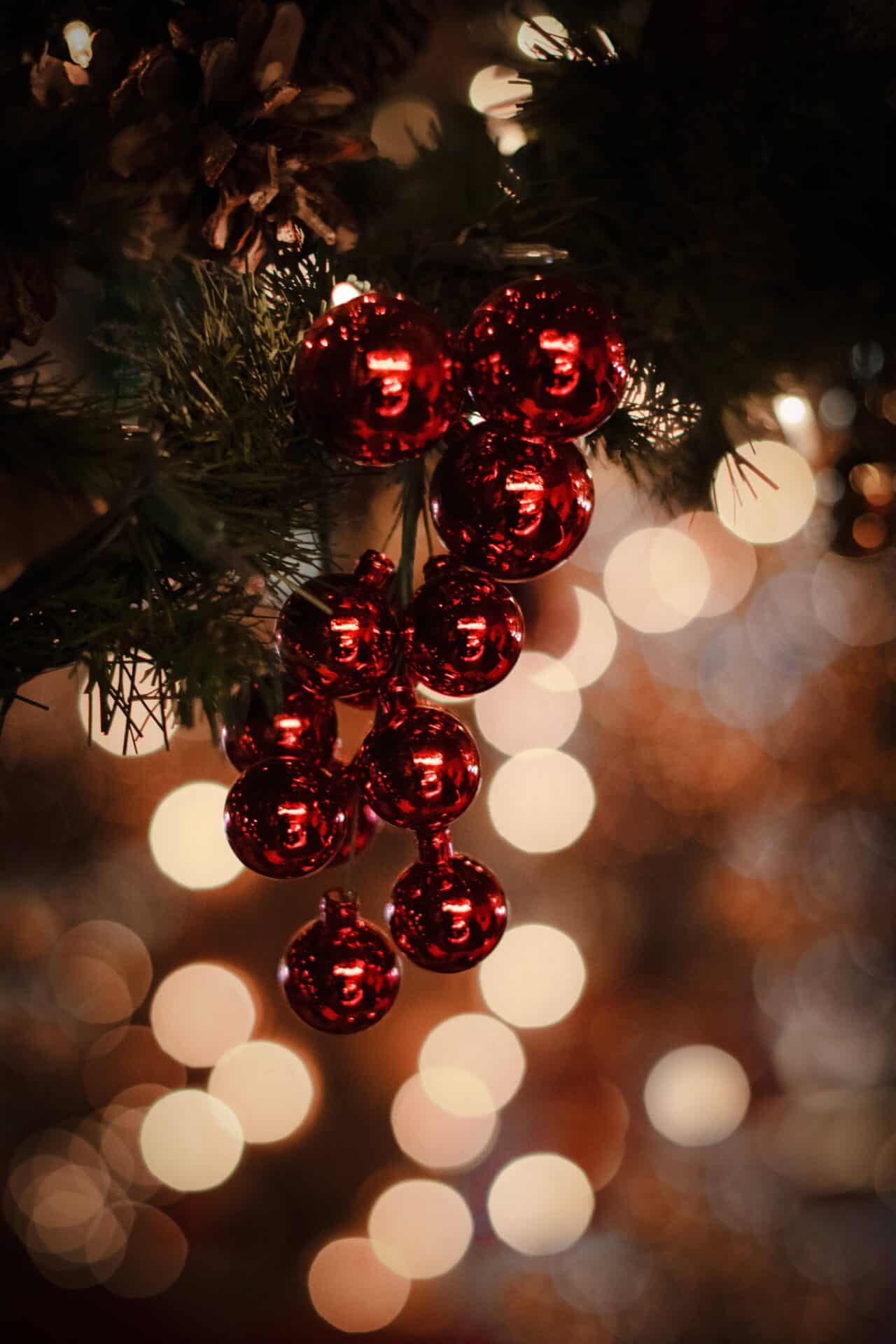 50+ AESTHETIC CHRISTMAS WALLPAPER BACKGROUNDS - Stylin by Sarita