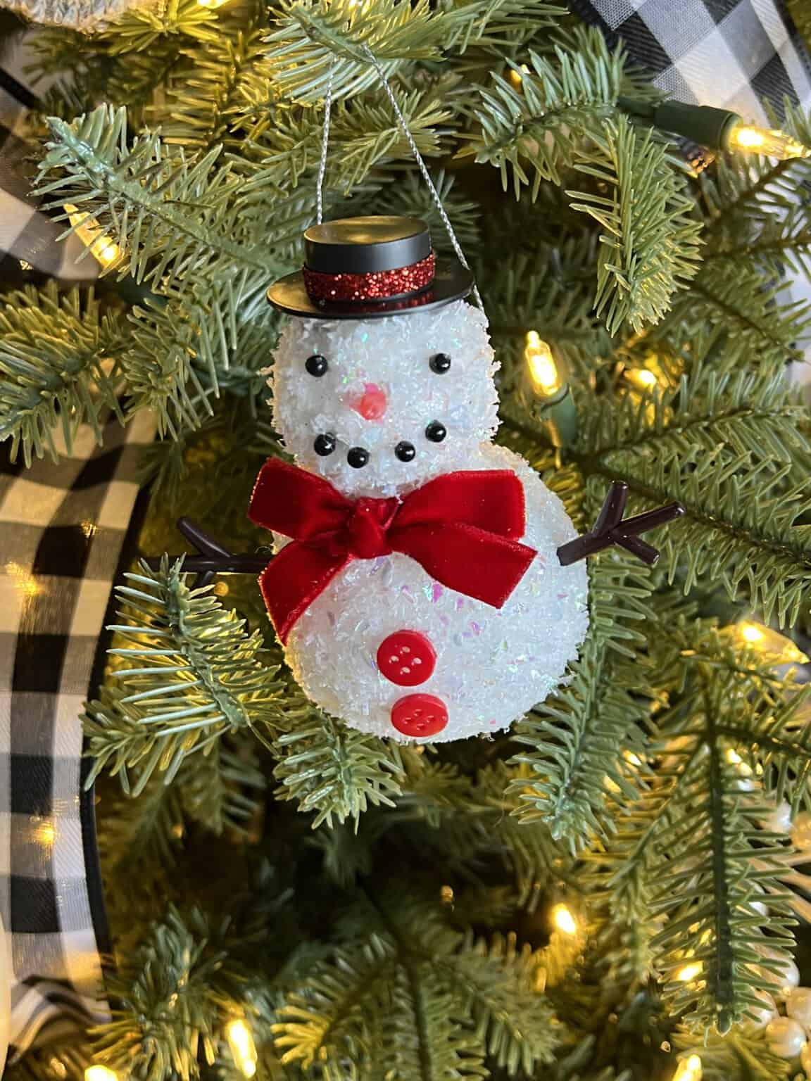 45 INSANELY CUTE AND EASY DIY CHRISTMAS ORNAMENTS - Stylin by Sarita
