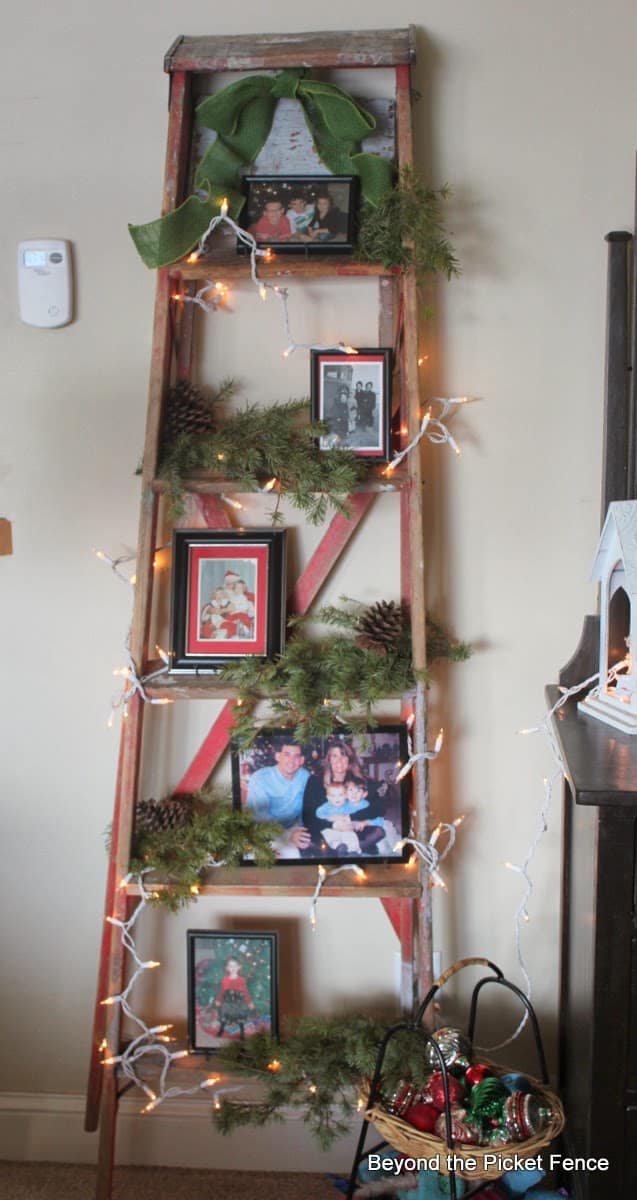 33 INSANELY CUTE DIY CHRISTMAS LADDERS IDEAS - Stylin by Sarita