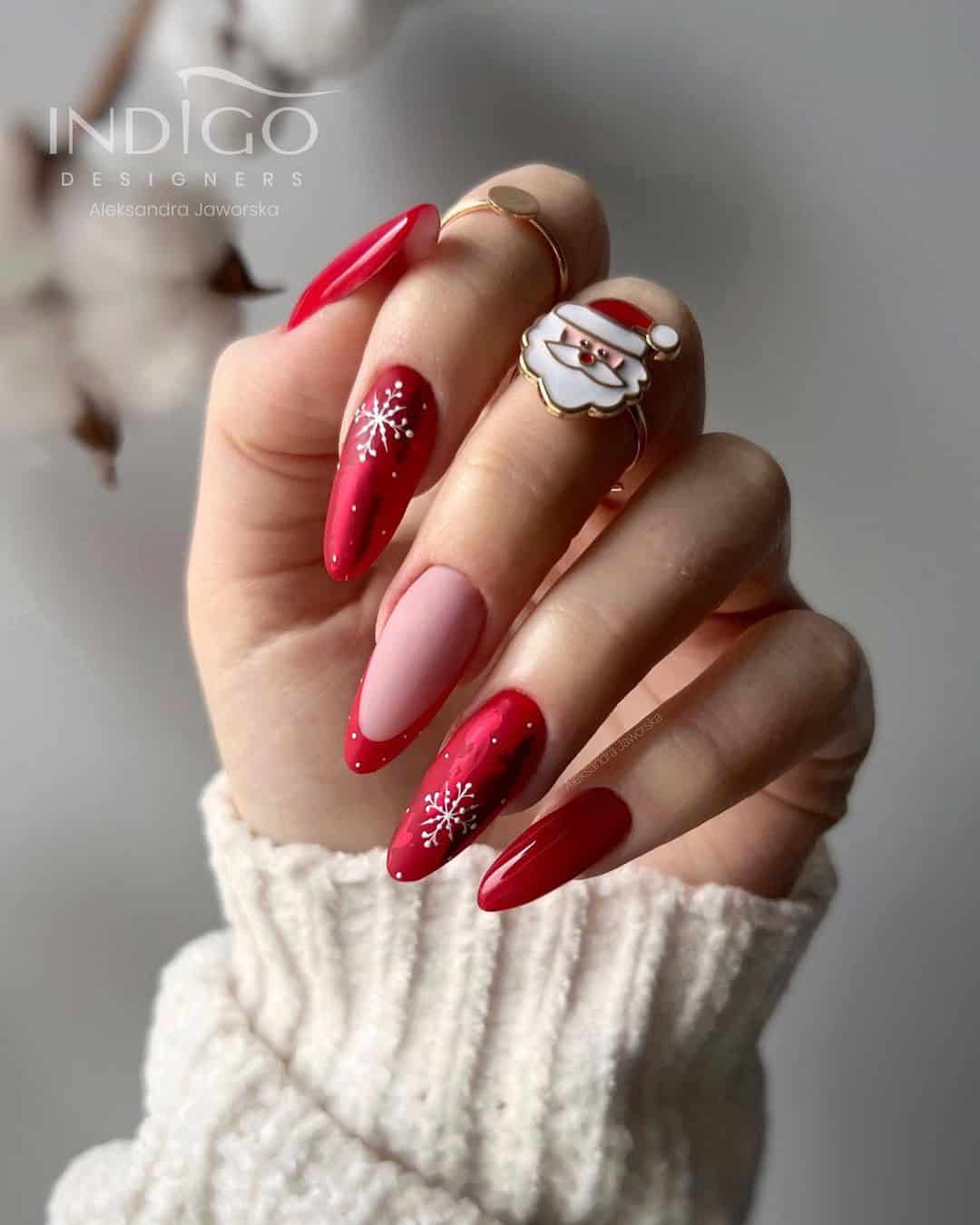 44 ATTENTION GRABBING RED CHRISTMAS NAILS - Stylin by Sarita