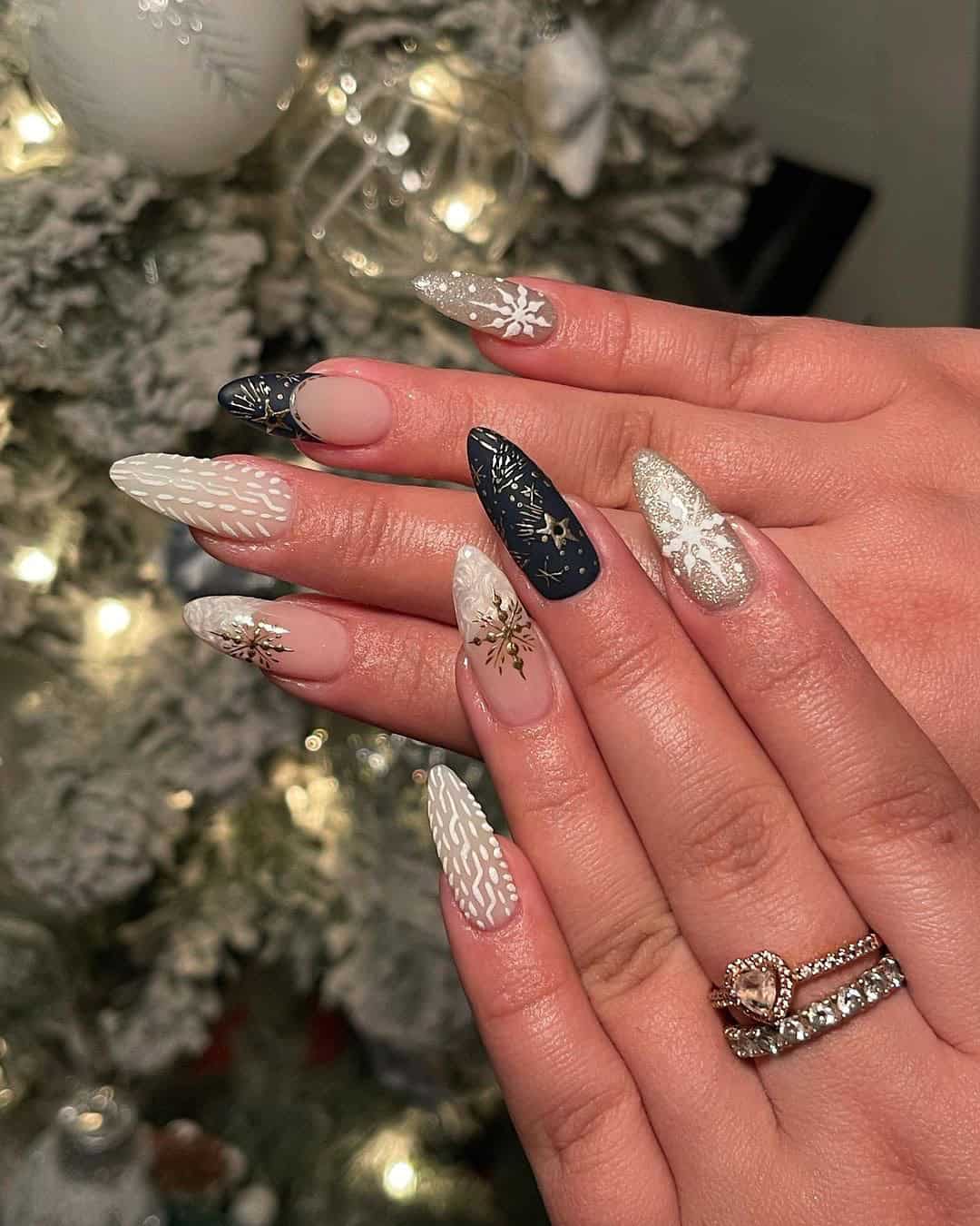 37 STUNNING SHORT CHRISTMAS NAILS YOU'LL LOVE - Stylin by Sarita
