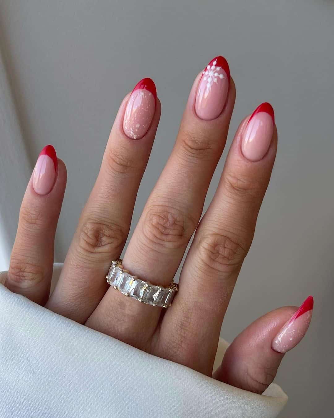 37 STUNNING SHORT CHRISTMAS NAILS YOU'LL LOVE - Stylin by Sarita