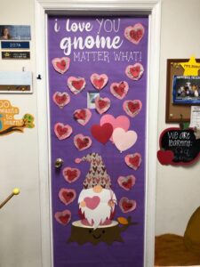 28 SUPER CUTE VALENTINES DOOR DECORATING IDEAS - Stylin by Sarita