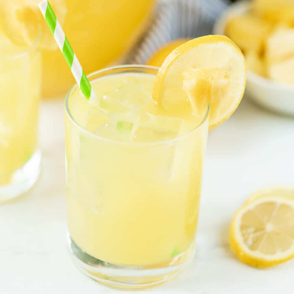 32 AMAZING HOMEMADE LEMONADE RECIPES FOR SUMMER - Stylin by Sarita