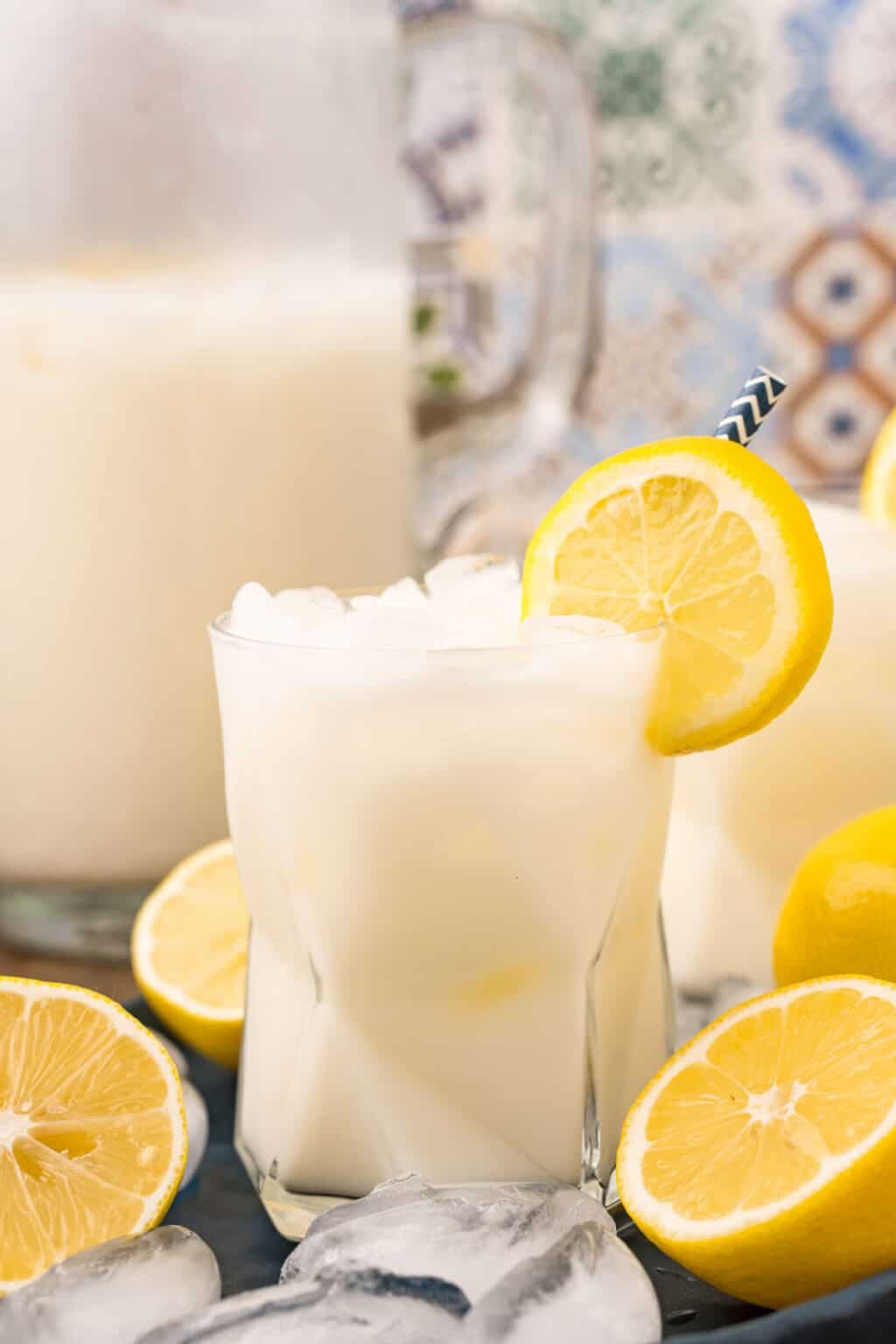 32 AMAZING HOMEMADE LEMONADE RECIPES FOR SUMMER - Stylin by Sarita