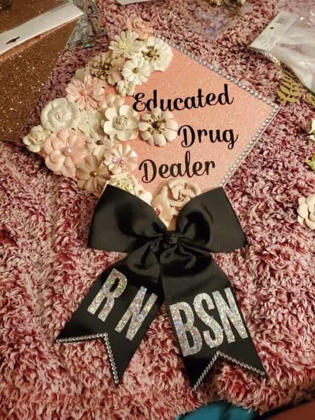 34 INSANELY CUTE NURSE GRADUATION CAP IDEAS - Stylin by Sarita