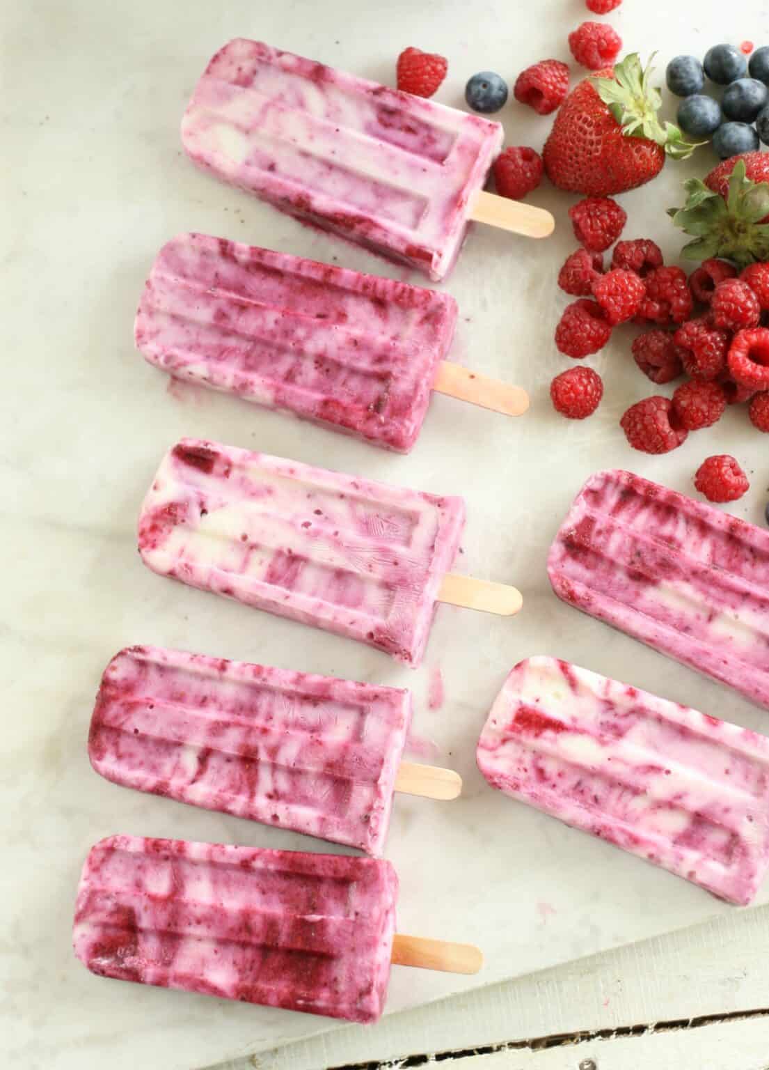32 SUPER REFRESHING HOMEMADE POPSICLE RECIPES - Stylin by Sarita
