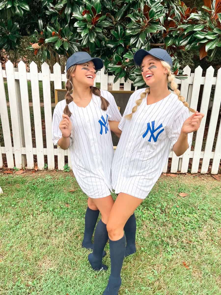 37 INSANELY CUTE MATCHING HALLOWEEN COSTUMES - Stylin by Sarita