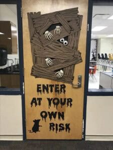 37 SPOOKY AND CUTE HALLOWEEN DOOR DECORATIONS - Stylin by Sarita
