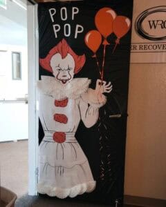37 SPOOKY AND CUTE HALLOWEEN DOOR DECORATIONS - Stylin by Sarita
